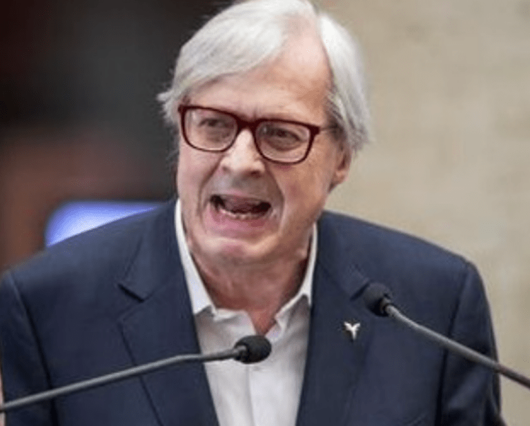 Vittorio Sgarbi Chi è Età Carriera Curiosità Vita Privata