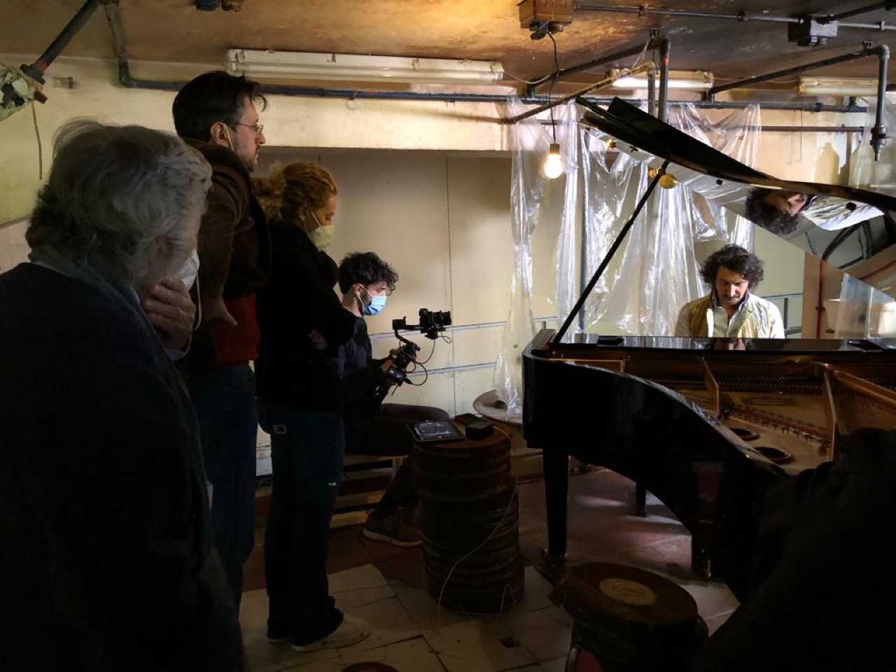 Miriam Rizzo dirige i videoclip di Cammariere e Nino D'Angelo ...