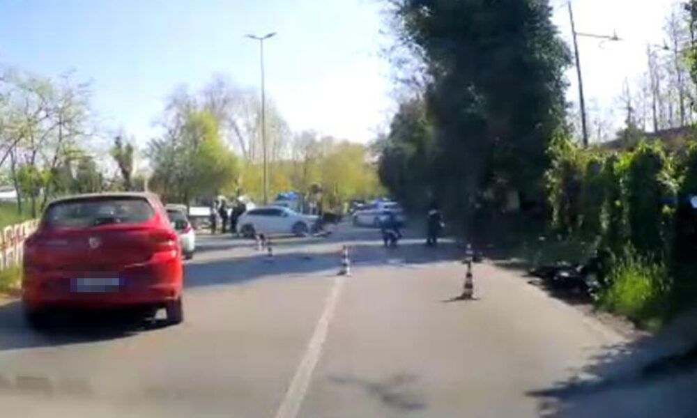 Roma, incidente sull'Ostiense: scontro tra auto e moto, centauro in ... Roma, incidente sull'Ostiense: scontro tra auto e moto, centauro in ...