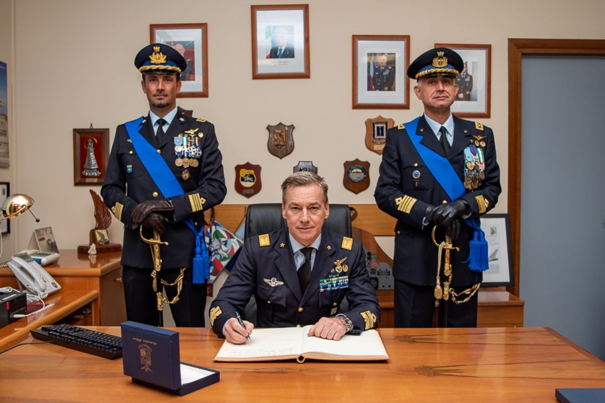 Pratica di Mare, cambio al comando del 14° Stormo: Luca Mazzini è il ...