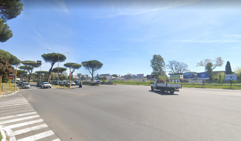 Casal Palocco, schianto tra auto sulla Cristoforo Colombo, tre giovani ... Casal Palocco, schianto tra auto sulla Cristoforo Colombo, tre giovani ...