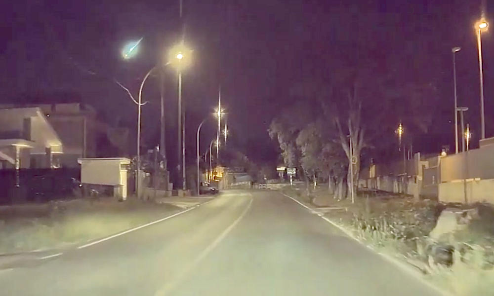 Bolide luminoso attraversa i cieli di Roma e del Lazio: ecco le ...