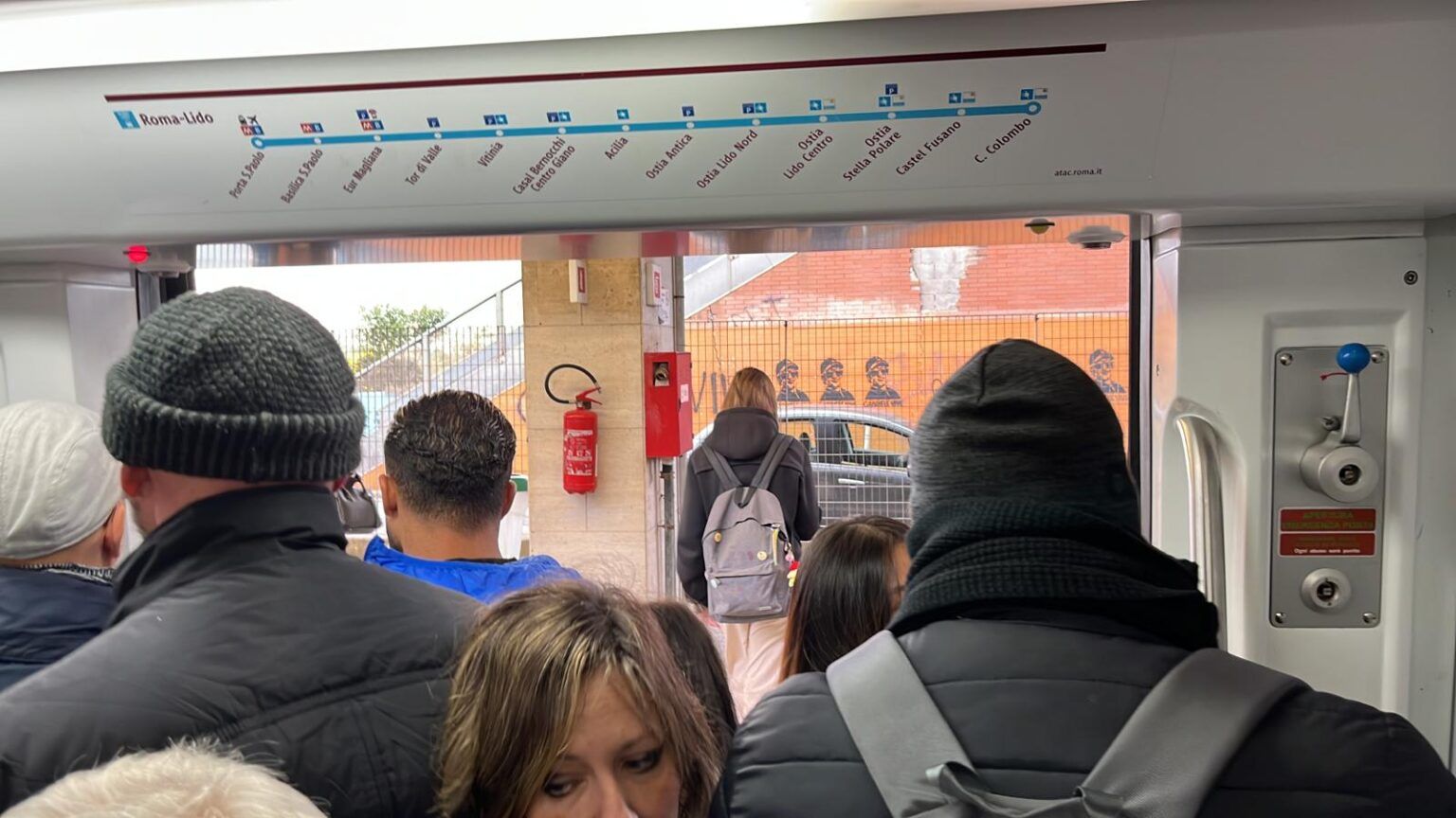 Roma-Lido in arrivo due fermate in più: ecco quali e da quando