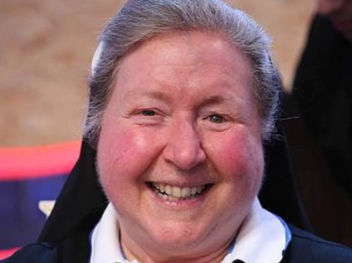 Suor Paola, chi è la tifosa della Lazio: età, di dov'è, Quelli che il ...