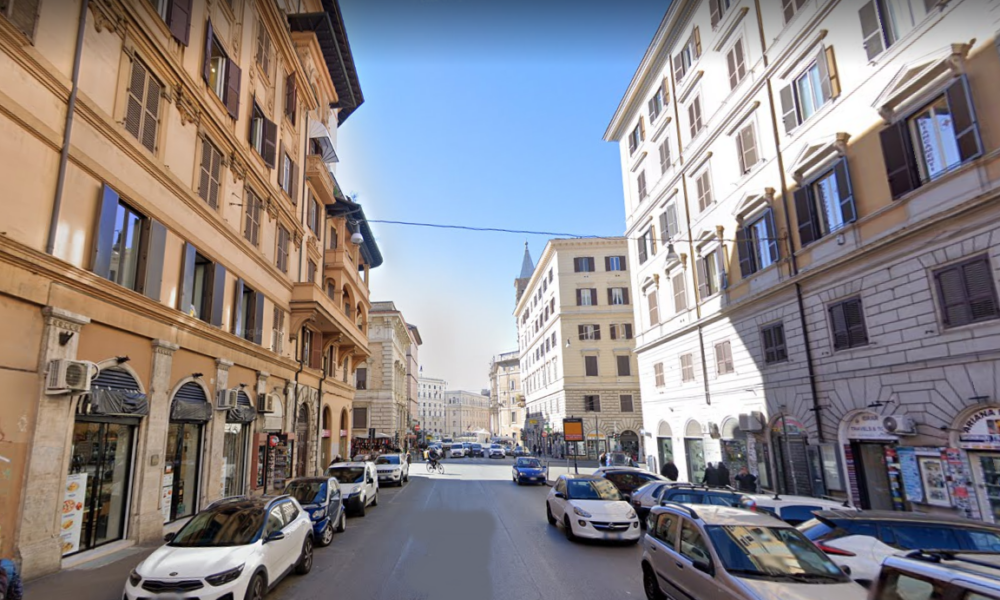 Roma, ruba cellulare e chiede il riscatto: trovato dai poliziotti, li ...