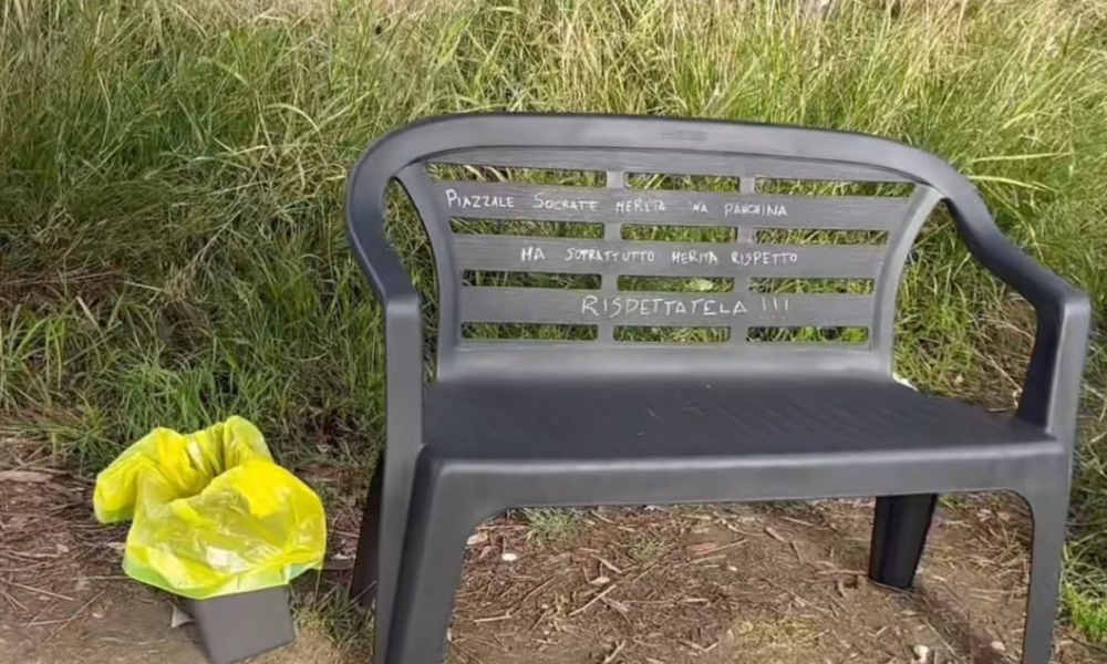 Roma, distrutta la panchina di piazzale Socrate donata da Themino: è la ...