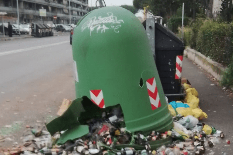 Tor Bella Monaca, Capodanno col botto: fatte esplodere 6 campane del ...