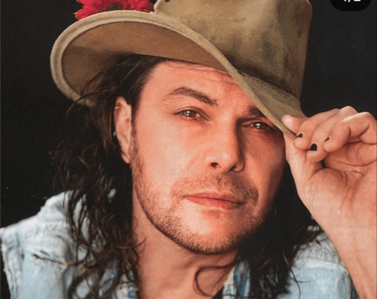 Gianluca Grignani, chi è l'ex moglie Francesca Dall'Olio: figli, foto e ...