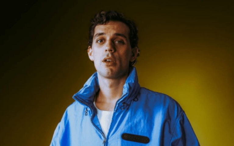 Bresh ad Amici 22, chi è il cantante: età, carriera, canzoni, concerti ...