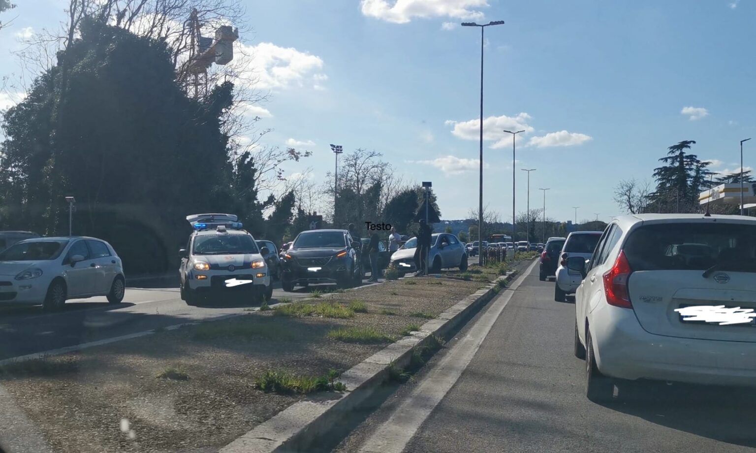 Roma, incidente sulla tangenziale paralizza il traffico: file chilometriche