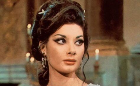 Edwige Fenech, chi è l'attrice: età, carriera, oggi, film, figlio ...