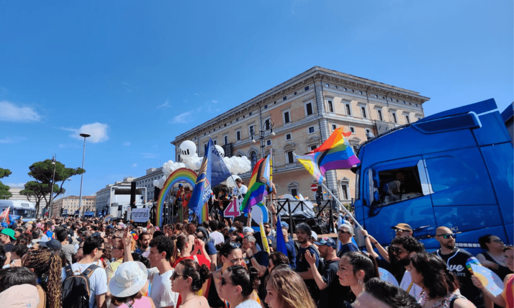 Boom di presenze al Roma Pride 2023: migliaia di persone al corteo da ... Boom di presenze al Roma Pride 2023: migliaia di persone al corteo da ...