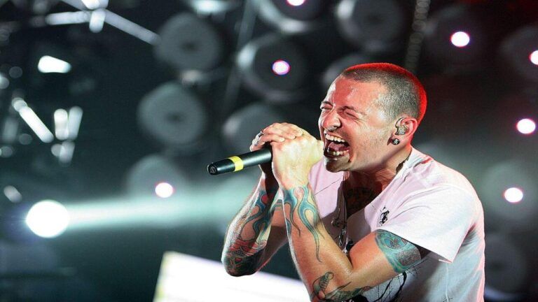 Sei anni fa moriva Chester Bennington, leader dei Linkin Park: ancora ...
