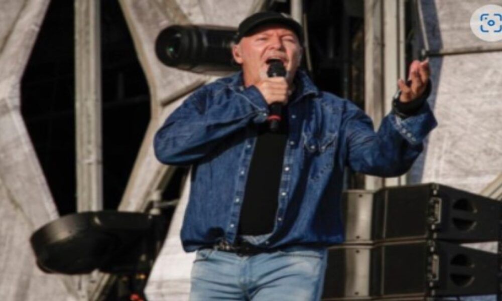 Vasco Rossi, sesso durante il concerto allo stadio: il video diventa ...