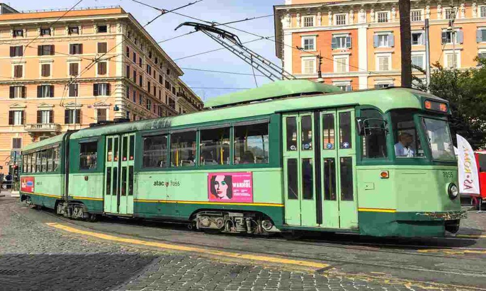 Tram a Roma, residenti contro la linea 19: "Va spostata"