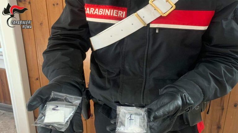 Roma, spacciava droga shaboo: arrestato dai Carabinieri