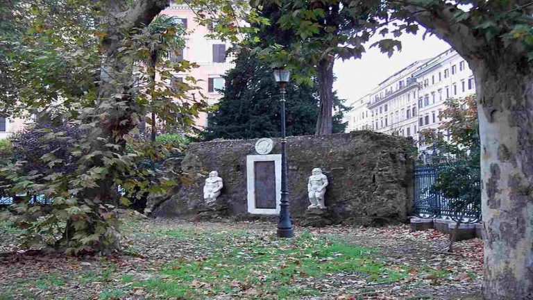 Storia e leggenda della Porta Alchemica di Roma