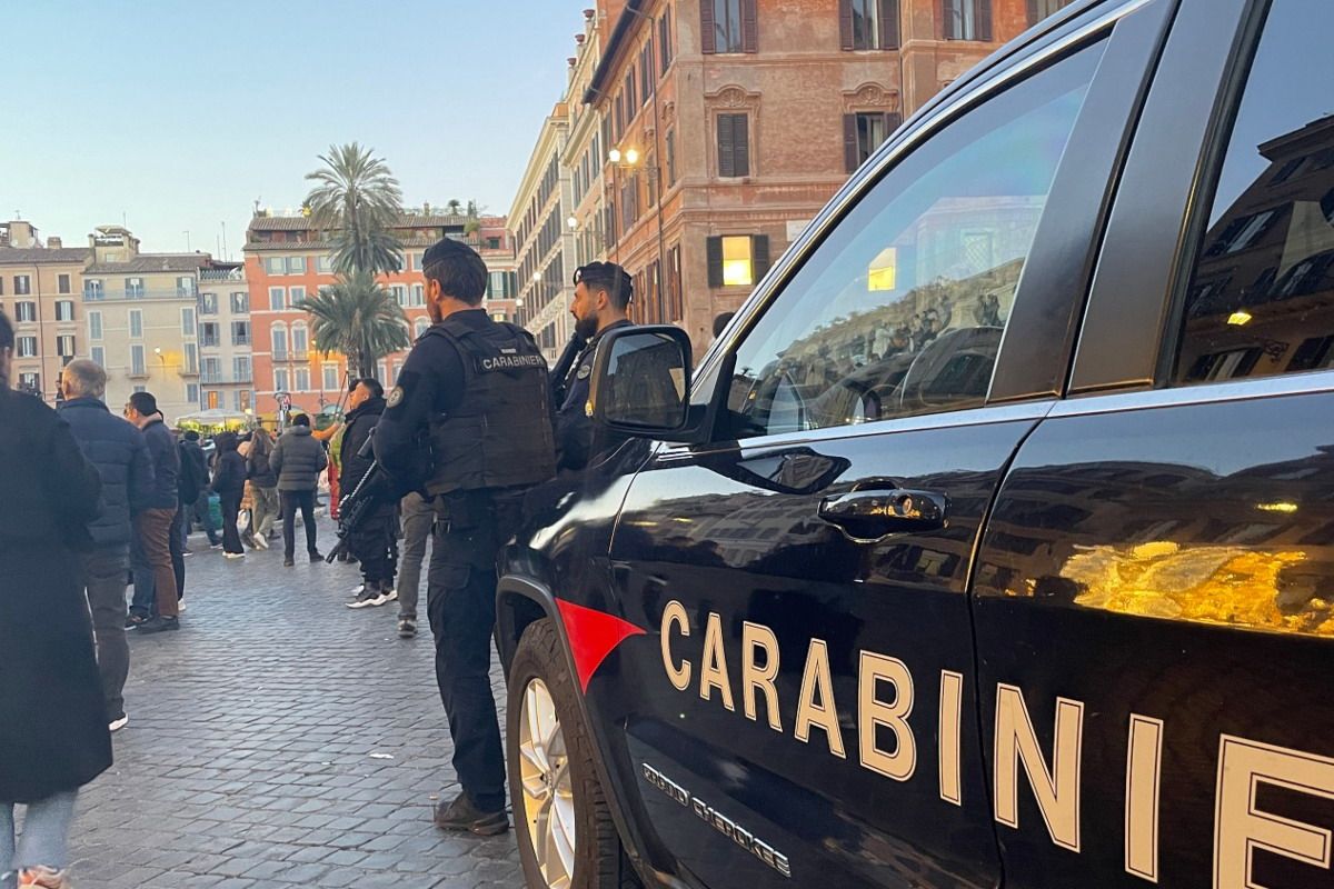 Roma | borseggiatori e finti tour operator in azione nel centro storico ... Roma | borseggiatori e finti tour operator in azione nel centro storico ...