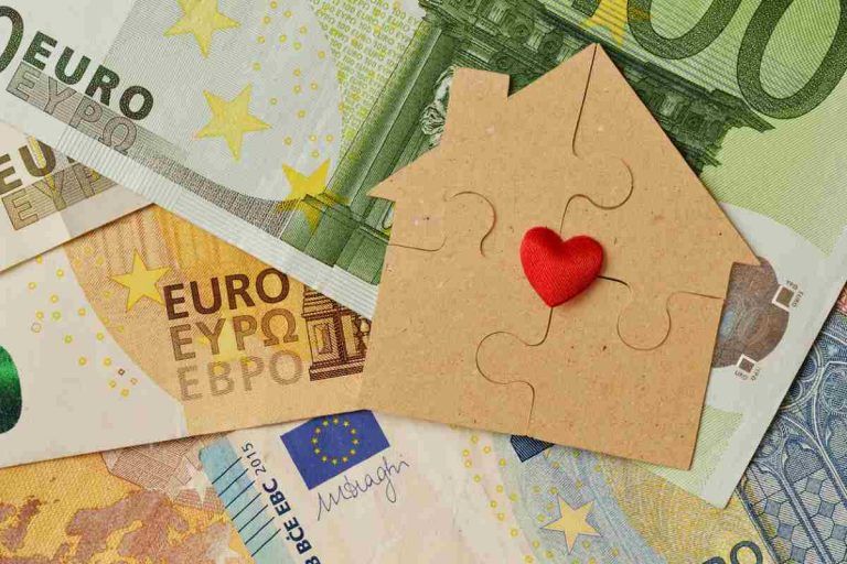 Bonus 2000 euro per affitto, mutuo e bollette: chi può ottenerlo e come